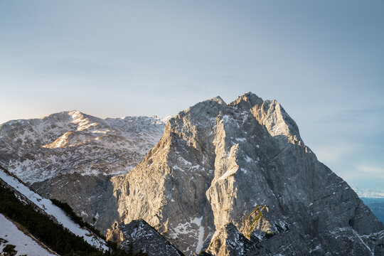 Mounten 이미지 – 찾아보기 355 스톡 사진, 벡터 및 비디오 | Adobe Stock