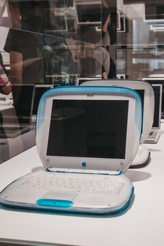 รูปภาพIbooks – เลือกดูภาพถ่ายสต็อก เวกเตอร์ และวิดีโอ101 | Adobe Stock