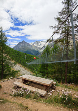 Visp Bilder – Durchsuchen 1,490 Archivfotos, Vektorgrafiken und Videos ...