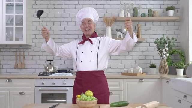 Schaffnerkelle Bilder – Durchsuchen 14 Archivfotos, Vektorgrafiken und ...