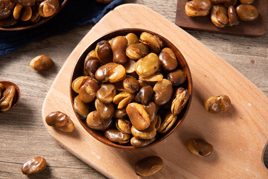 Favabohne Bilder – Durchsuchen 24,576 Archivfotos, Vektorgrafiken und ...