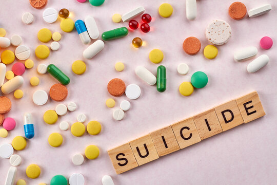 Afbeeldingen over Suicide Pills – Blader in stockfoto's, vectoren en ...