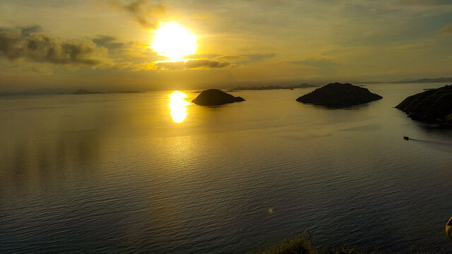 「Lawa」の画像 - 1,466 件の Stock 写真、ベクターおよびビデオ | Adobe Stock