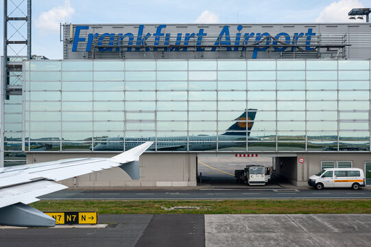 Fraport Bilder – Durchsuchen 521 Archivfotos, Vektorgrafiken und Videos ...