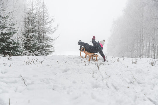 Runterfallen bilder – Bläddra bland 580 stockfoton, vektorer och videor ...