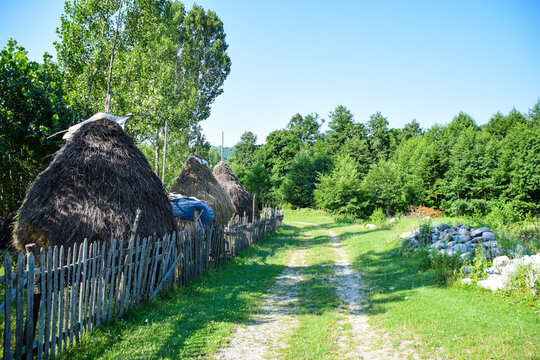"Romanian Countryside" Images – Browse 70 Stock Photos, Vectors, and ...
