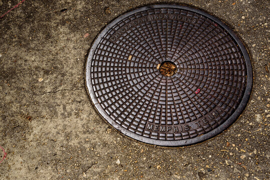 Imágenes de Manhole: descubre bancos de fotos, ilustraciones, vectores ...
