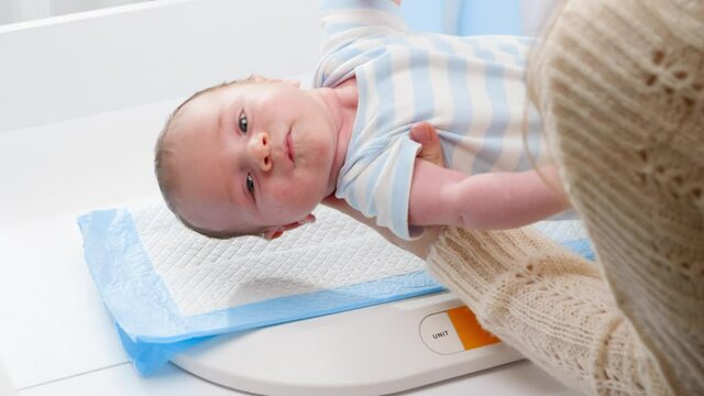 Infant On Scale Images – Browse 26,260 Stock Photos, Vectors, and Video ...