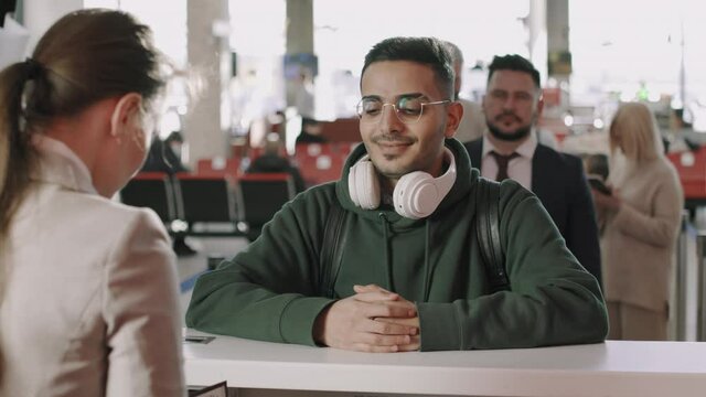 Imágenes de Check-Out: descubre bancos de fotos, ilustraciones ...