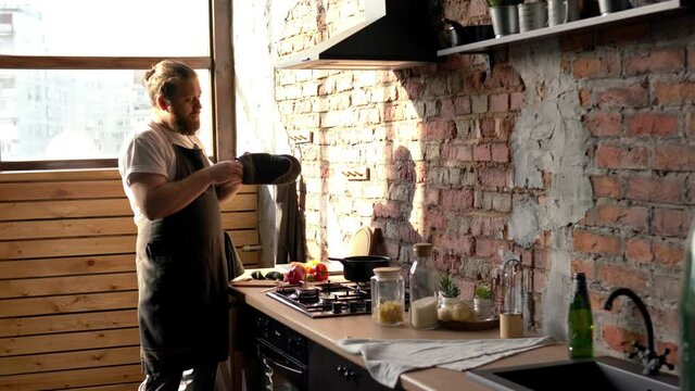 รูปภาพShef – เลือกดูภาพถ่ายสต็อก เวกเตอร์ และวิดีโอ1,210 | Adobe Stock