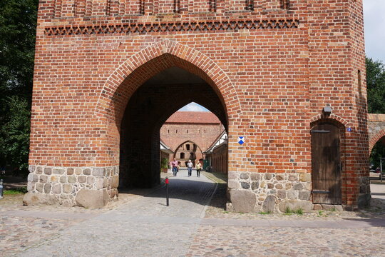 Spitzbogen 이미지 – 찾아보기 998 스톡 사진, 벡터 및 비디오 | Adobe Stock