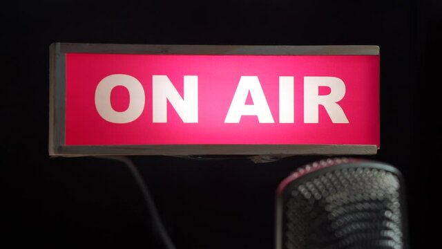 Obrázky "On Air" – procházejte fotografie, vektory a videa 39,147 ...