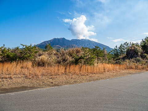 Raucherplatz Bilder – Durchsuchen 877 Archivfotos, Vektorgrafiken und ...