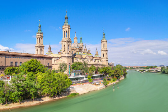 รูปภาพPilar – เลือกดูภาพถ่ายสต็อก เวกเตอร์ และวิดีโอ10,996 | Adobe Stock