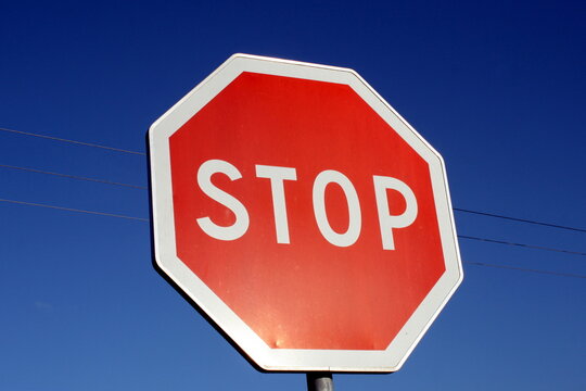 "Panneau Stop" Images – Browse 394 Stock Photos, Vectors, and Video ...