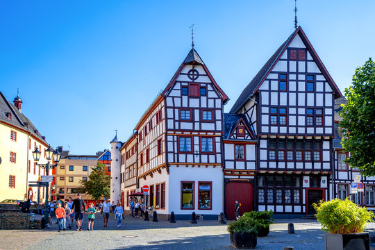 Erftstadt-Bilder: Stock-Fotos & -Videos. | Adobe Stock