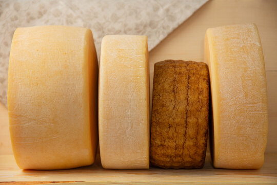 「Mesost」の画像 - 570 件の Stock 写真、ベクターおよびビデオ | Adobe Stock