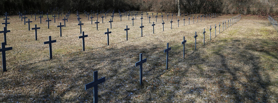 "Graveyard Background" Bilder – Durchsuchen 173 Archivfotos ...