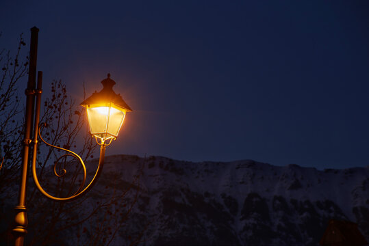 Street-Lamp Bilder – Durchsuchen 1,128 Archivfotos, Vektorgrafiken und ...