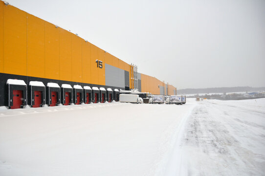 「Warehouse Winter」の写真素材 | 17,741件の無料イラスト画像 | Adobe Stock