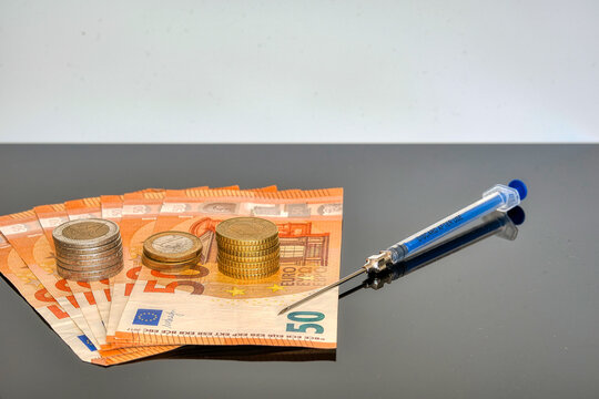 Finanzspritze-Bilder: Stock-Fotos & -Videos. | Adobe Stock