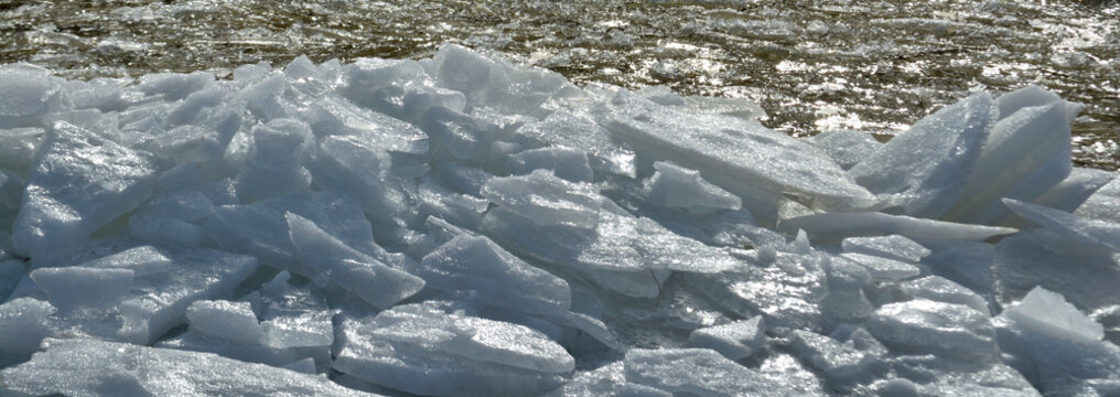 Treibeis Bilder – Durchsuchen 21,269 Archivfotos, Vektorgrafiken und ...