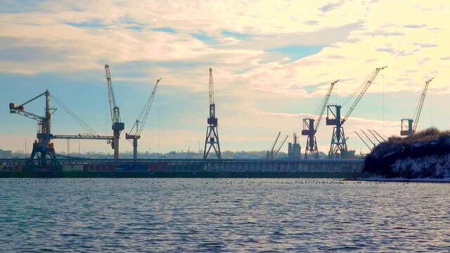 รูปภาพChernomorsk – เลือกดูภาพถ่ายสต็อก เวกเตอร์ และวิดีโอ419 | Adobe Stock