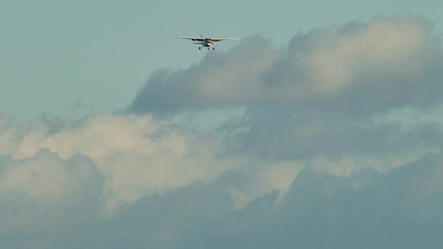 "Cessna 172" 影像 – 瀏覽 222 個素材庫相片、向量圖和影片 | Adobe Stock