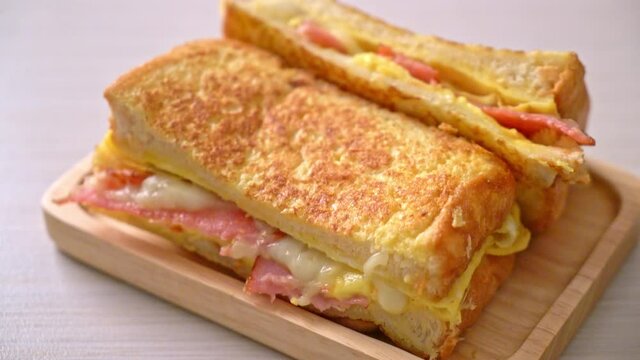 Obrázky Toastie – procházejte fotografie, vektory a videa 2,399 | Adobe ...