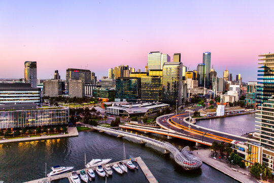 รูปภาพDockland – เลือกดูภาพถ่ายสต็อก เวกเตอร์ และวิดีโอ9,745 | Adobe Stock