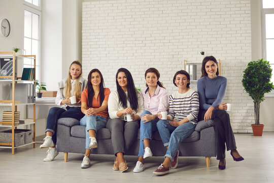 Get-Together bilder – Bläddra bland 6,919 stockfoton, vektorer och ...