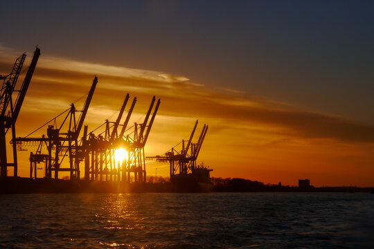 รูปภาพWarenlager – เลือกดูภาพถ่ายสต็อก เวกเตอร์ และวิดีโอ1,335 | Adobe ...