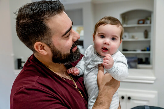 รูปภาพParent.dad.beard. – เลือกดูภาพถ่ายสต็อก เวกเตอร์ และวิดีโอ35,200 ...