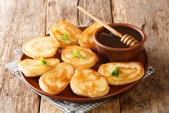 「Oladyi」の写真素材 | 860件の無料イラスト画像 | Adobe Stock