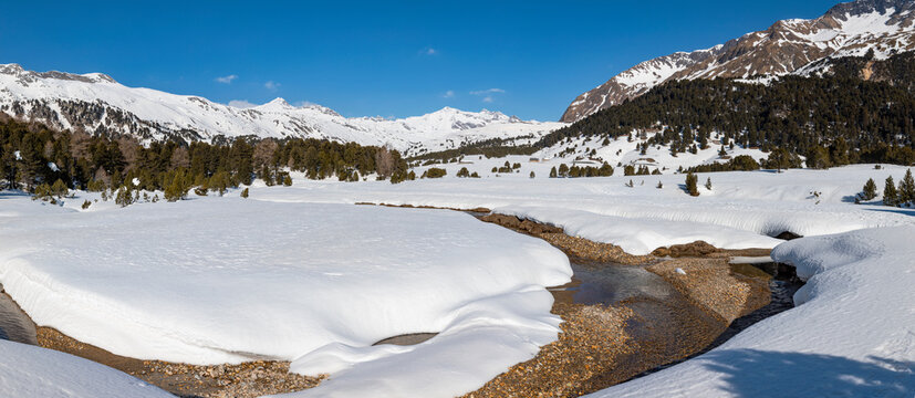 Lukmanierpass Bilder – Durchsuchen 343 Archivfotos, Vektorgrafiken und ...