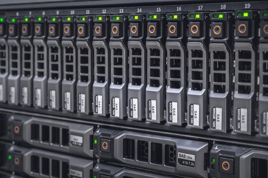 Raid Server Bilder – Durchsuchen 5,786 Archivfotos, Vektorgrafiken und ...