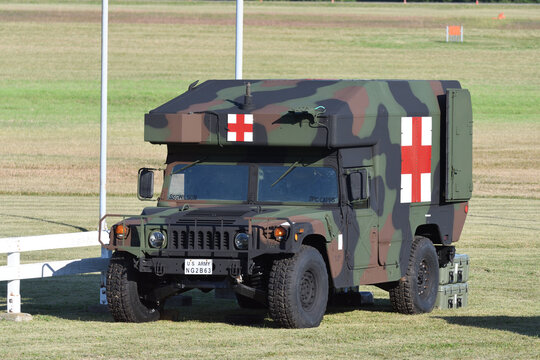 Hmmwv Images – Browse 196 Stock Photos, Vectors, and Video | Adobe Stock