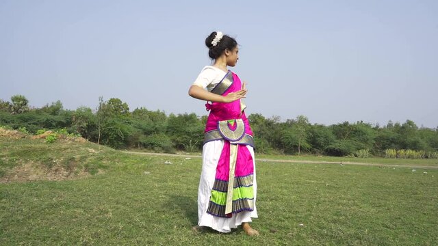 Bharata-Natyam Images – Browse 328 Stock Photos, Vectors, and Video ...