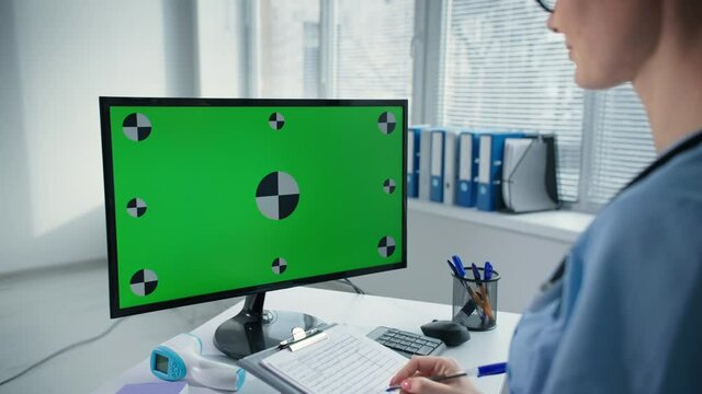 Doctor Computer Screen Images – Browse 119,152 Stock Photos, Vectors ...