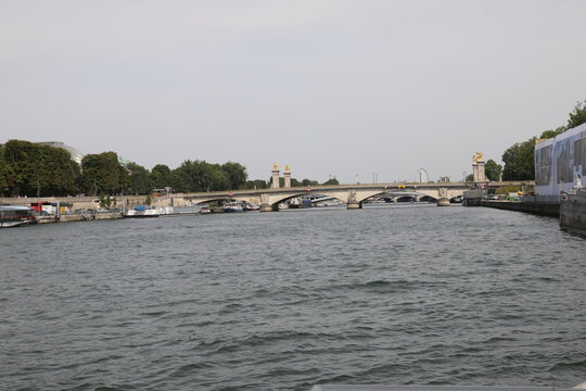 รูปภาพEmbankments – เลือกดูภาพถ่ายสต็อก เวกเตอร์ และวิดีโอ333,797 ...