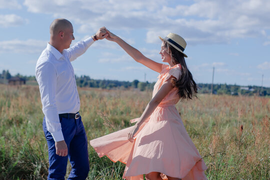 Country Dance Couple Bilder – Durchsuchen 1,722 Archivfotos ...