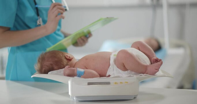 Infant On Scale Images – Browse 26,260 Stock Photos, Vectors, and Video ...