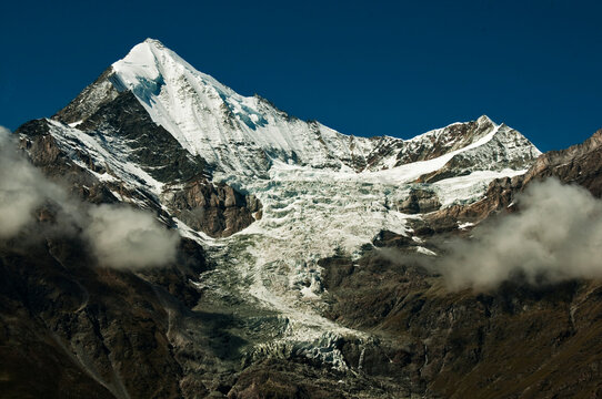 Himalaje - Images et vidéos libres de droits | Adobe Stock