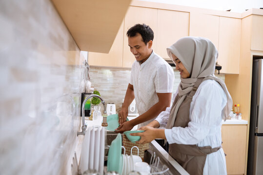 Hijab Muslim Cleaning Images – Browse 17 Stock Photos, Vectors, and ...