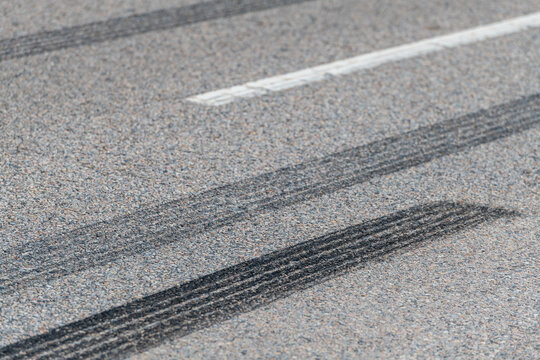 รูปภาพReifenspur – เลือกดูภาพถ่ายสต็อก เวกเตอร์ และวิดีโอ1,185 | Adobe ...