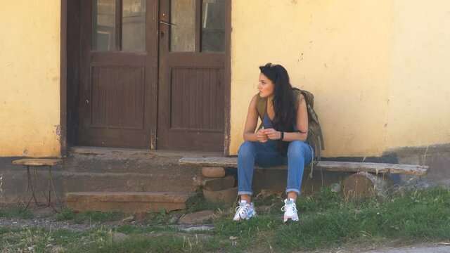 "Travelling Alone"-Bilder: Stock-Fotos & -Videos. | Adobe Stock