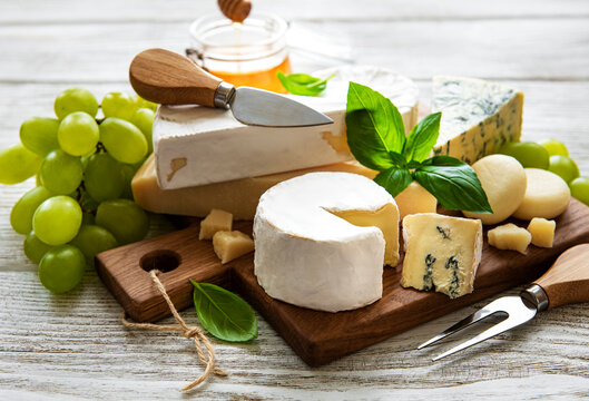 รูปภาพEmmenthaler – เลือกดูภาพถ่ายสต็อก เวกเตอร์ และวิดีโอ27,573 ...