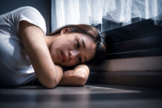 Mirthless Bilder – Durchsuchen 838 Archivfotos, Vektorgrafiken und ...