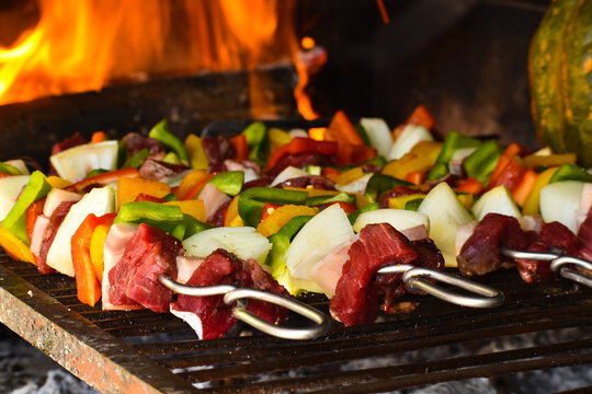 Imágenes de Brochete: descubre bancos de fotos, ilustraciones, vectores ...