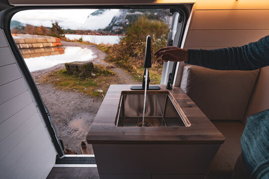 「Basins」の画像 - 655,813 件の Stock 写真、ベクターおよびビデオ | Adobe Stock